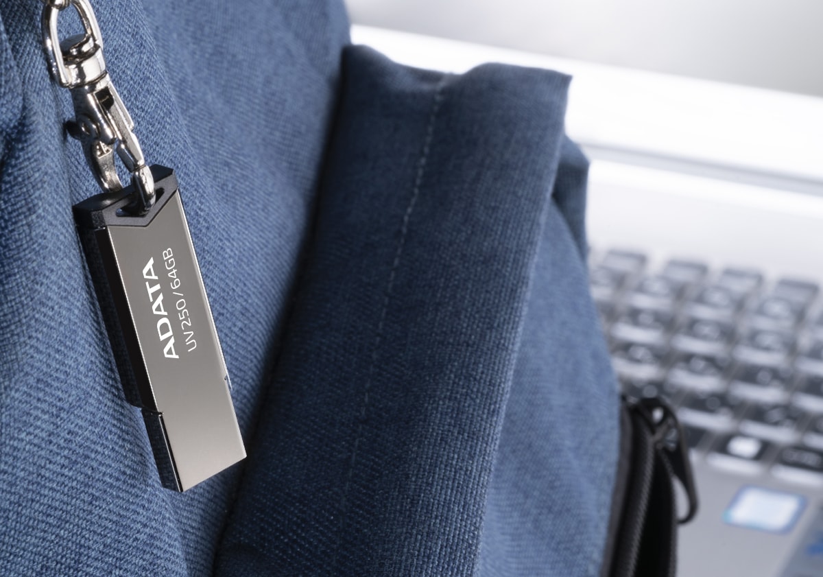 ADATA UV250 32GB USB2.0 FLASH BELLEK AUV250-32G-RBK